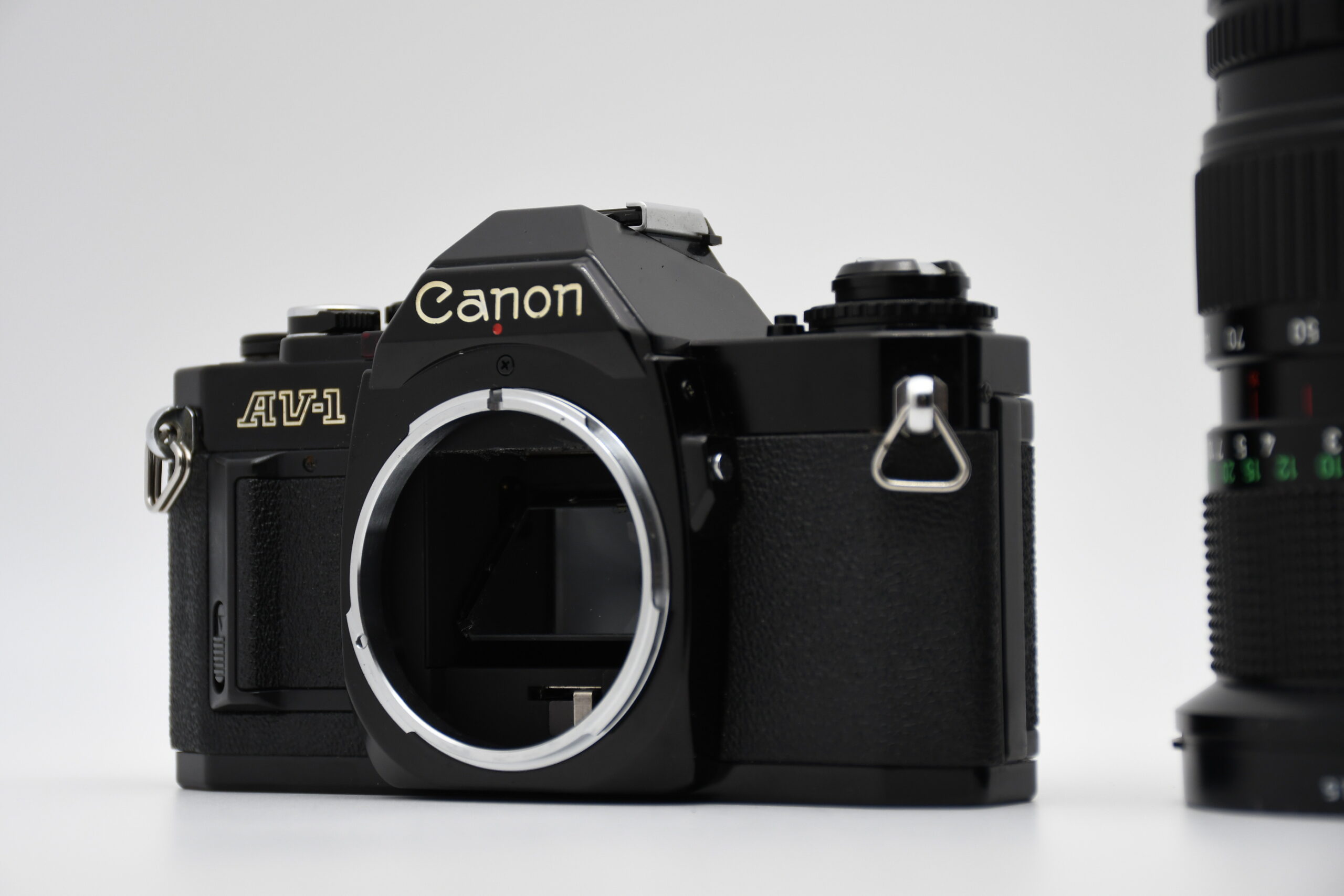 Canon AV-1 (+Zoom Lens NewFD 35-105mm f/3.5 Macro) | Vintage Shop Japan